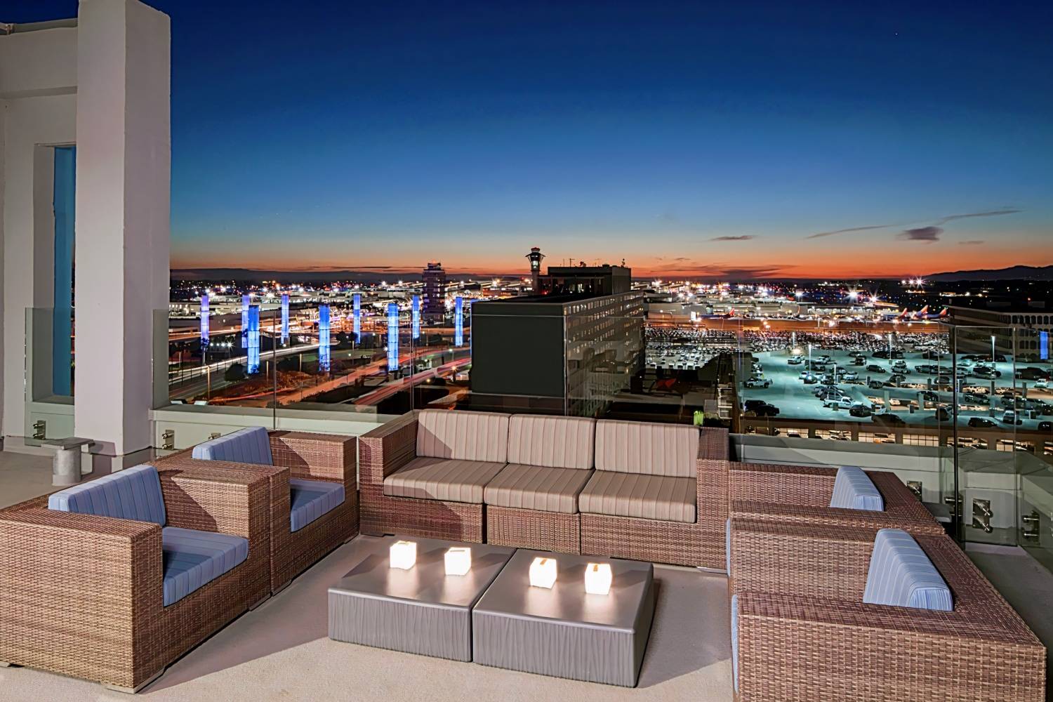 H Hotel Los Angeles, Curio Collection by Hilton, Los Angeles : -67% ...