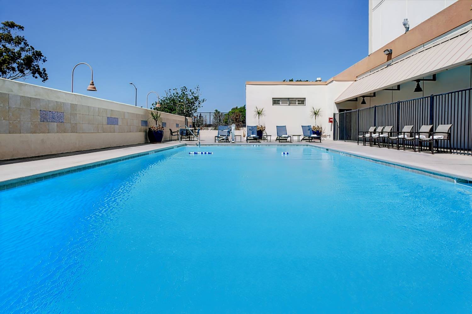 Holiday Inn Los Angeles - LAX Airport, Los Angeles : hotel during the ...