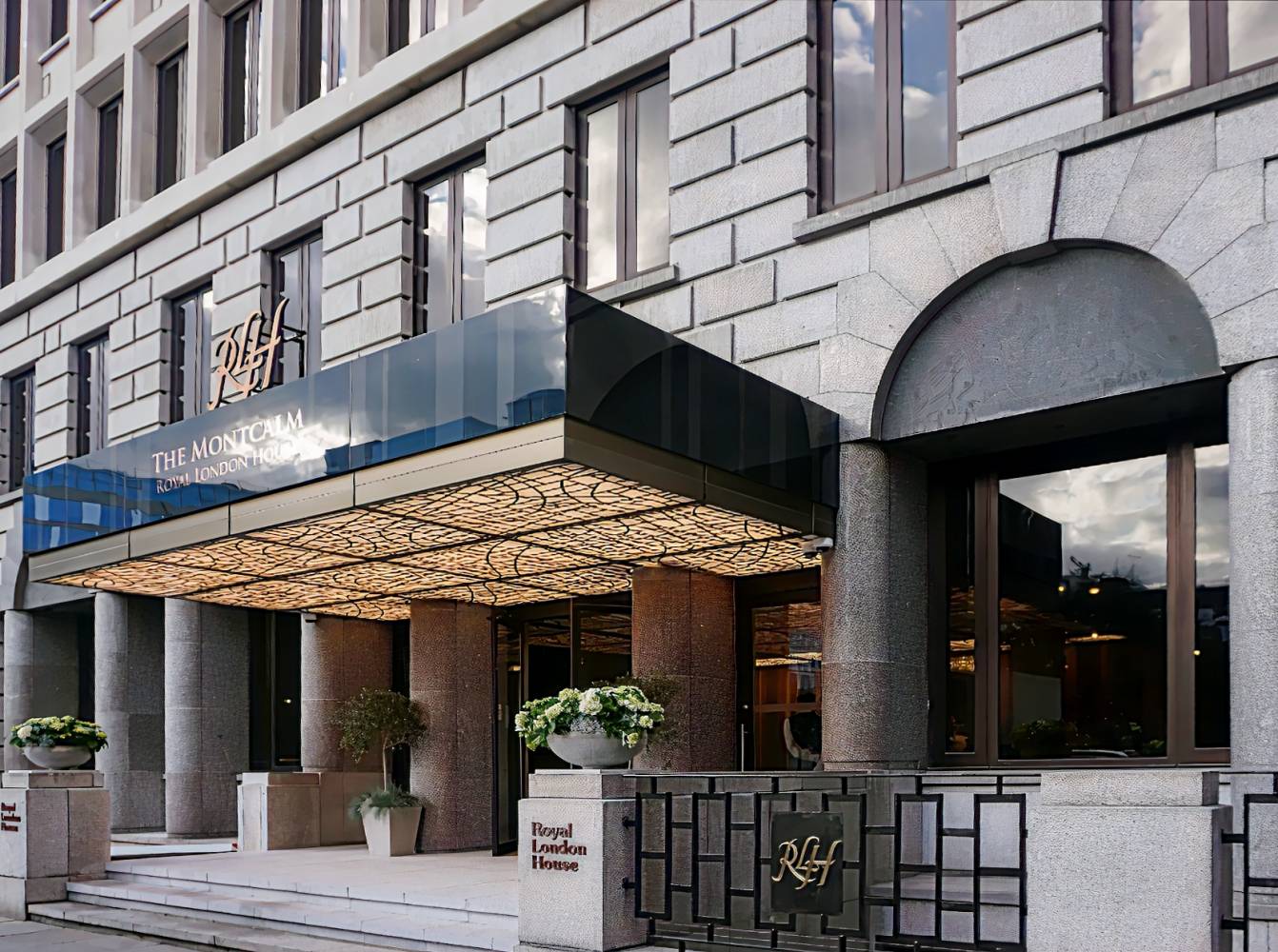 Montcalm Royal London House, Greater London : -28% during the day ...