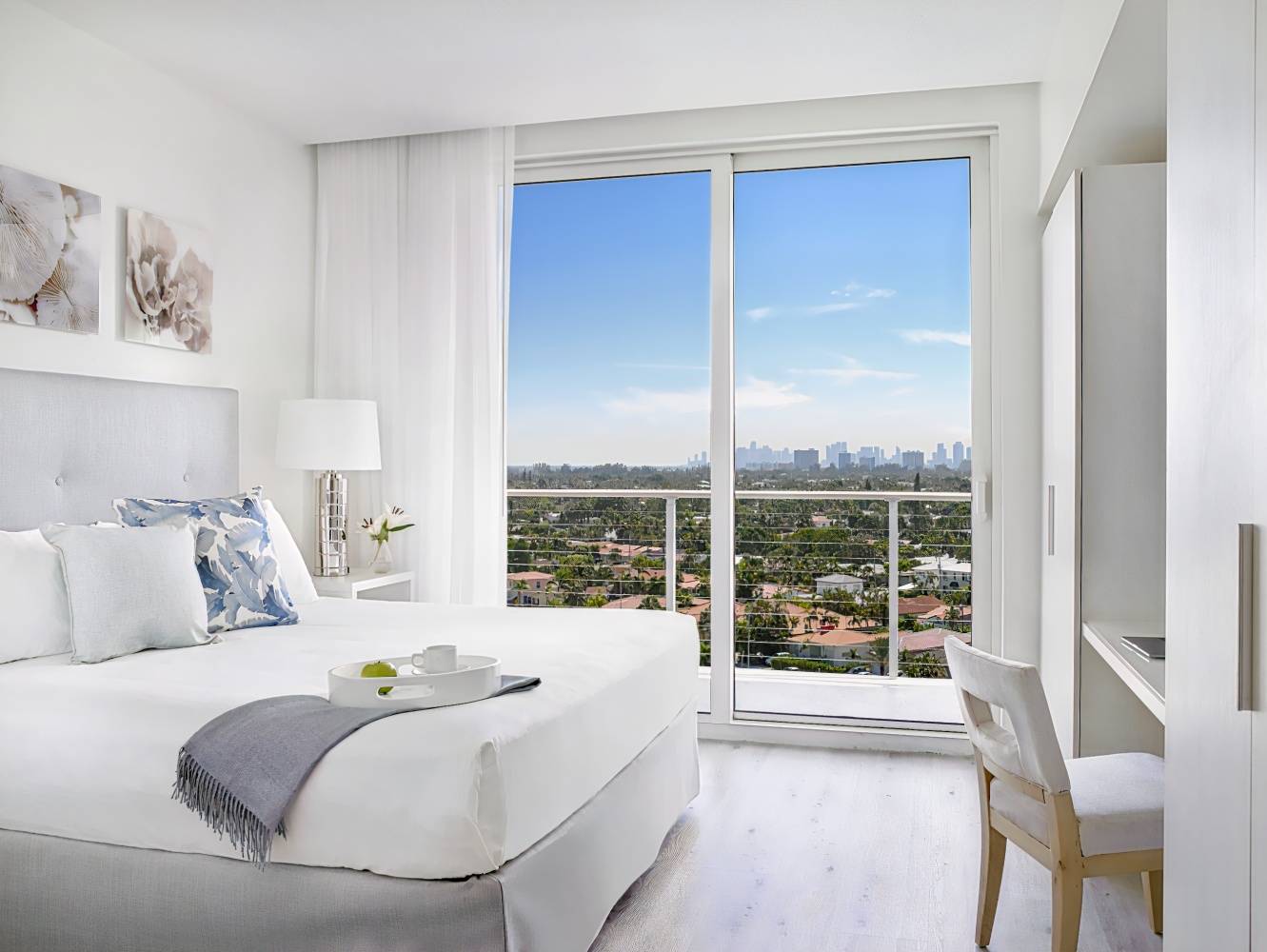 Grand Beach Hotel Bay Harbor, Bay Harbor Islands : -47% during the day ...