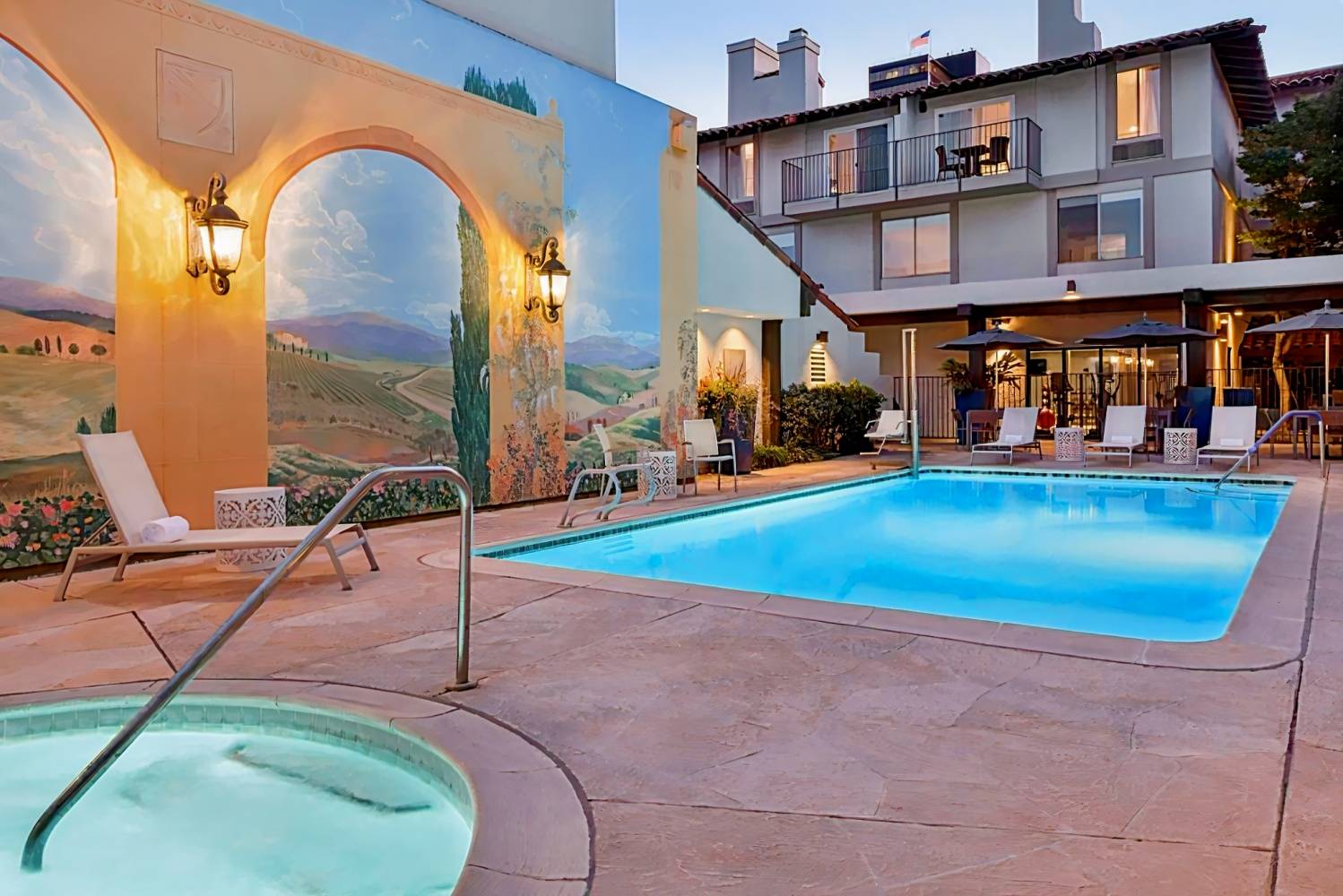 DoubleTree by Hilton Hotel Campbell - Pruneyard Plaza, Pruneyard / Dry ...