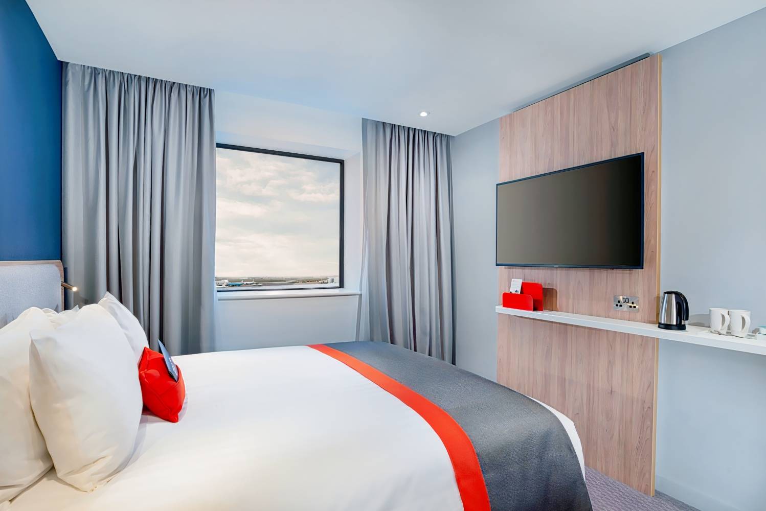 Holiday Inn Express London Heathrow T4, Heathrow Airport : -29% during ...