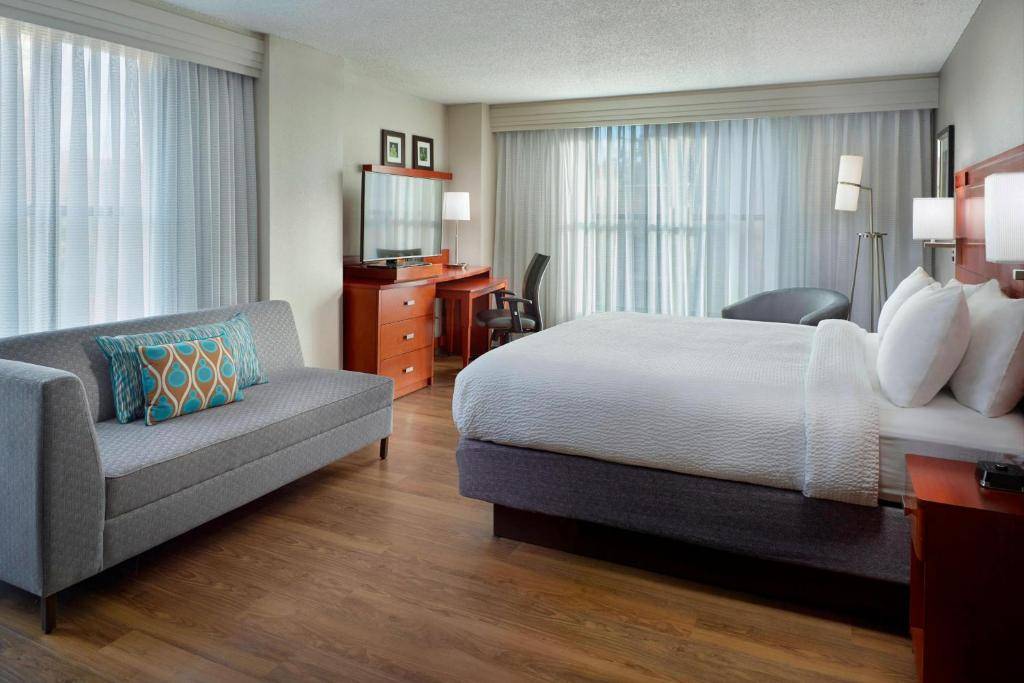 Courtyard by Marriott Atlanta-Decatur/Emory, Downtown Decatur : -53% ...