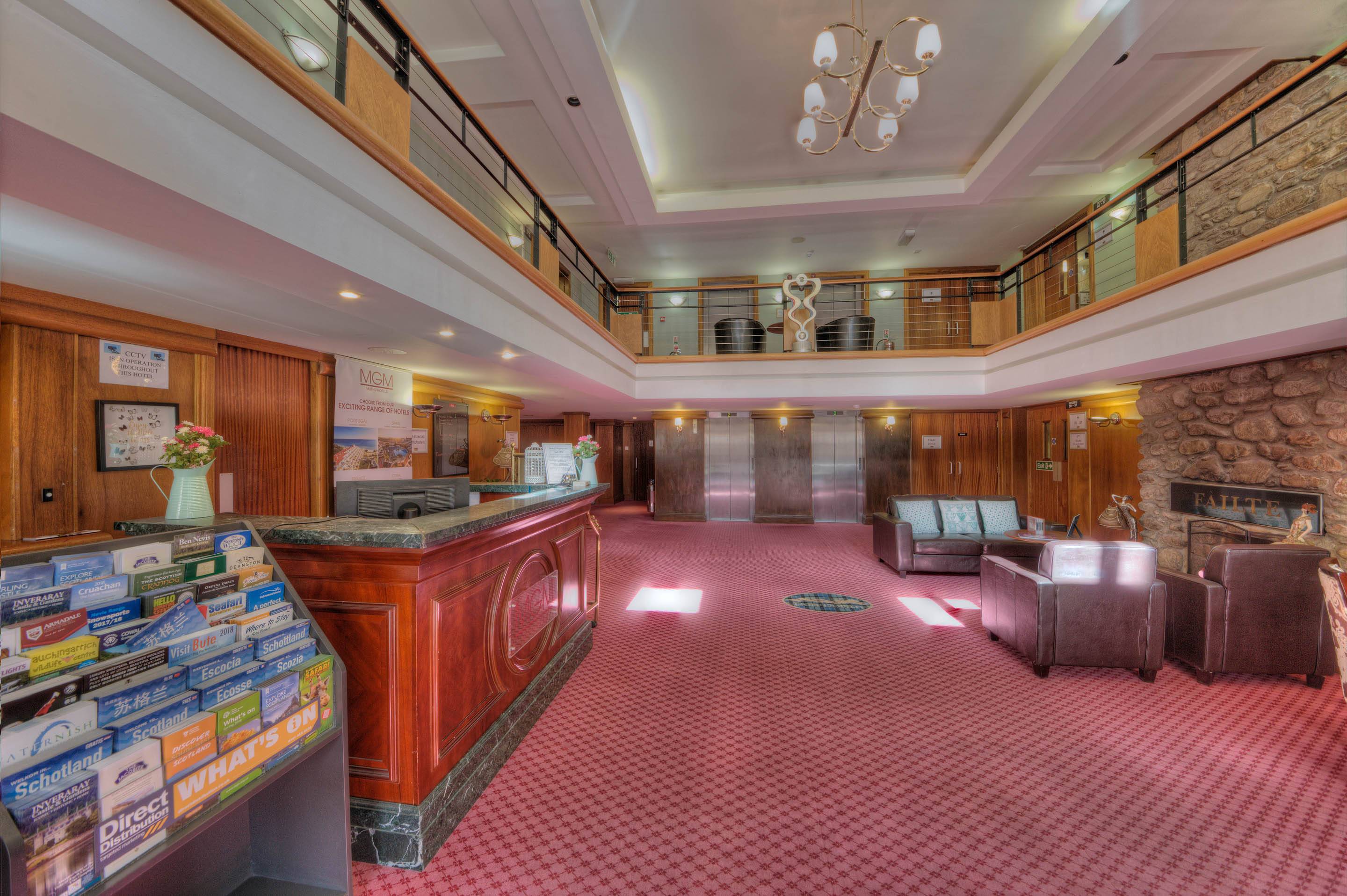 Muthu Ben Doran Hotel, Tyndrum : hotel during the day - Dayuse.co.uk