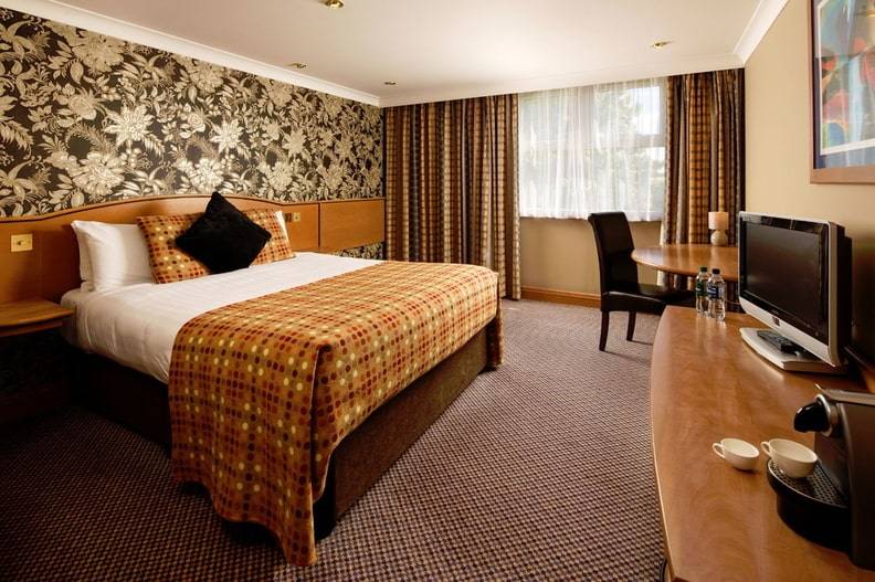 Mercure Wetherby, Collingham : hotel during the day - Dayuse.co.uk