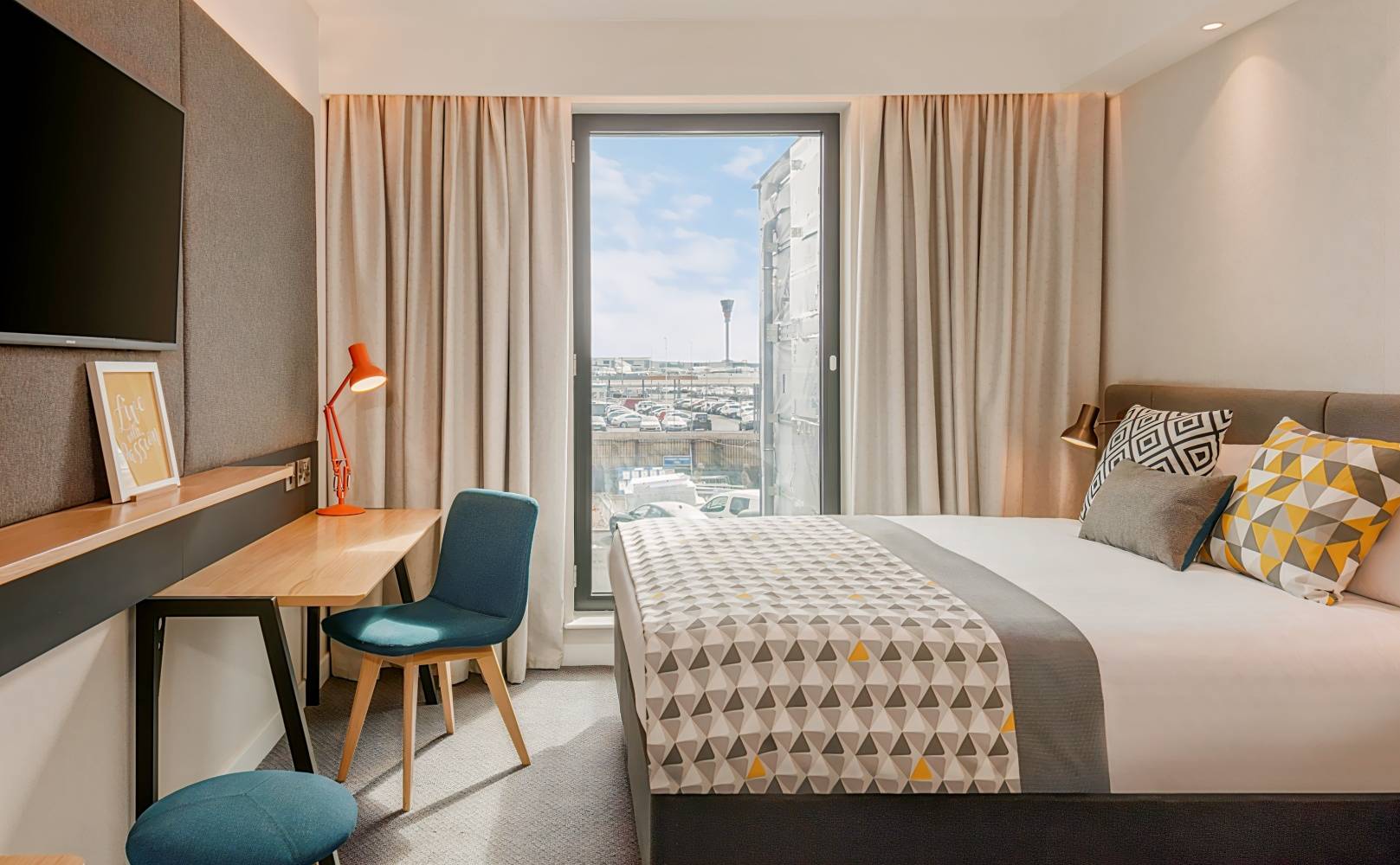 Holiday Inn Heathrow Bath Road, Sipson : -35% en journée • Réservation ...