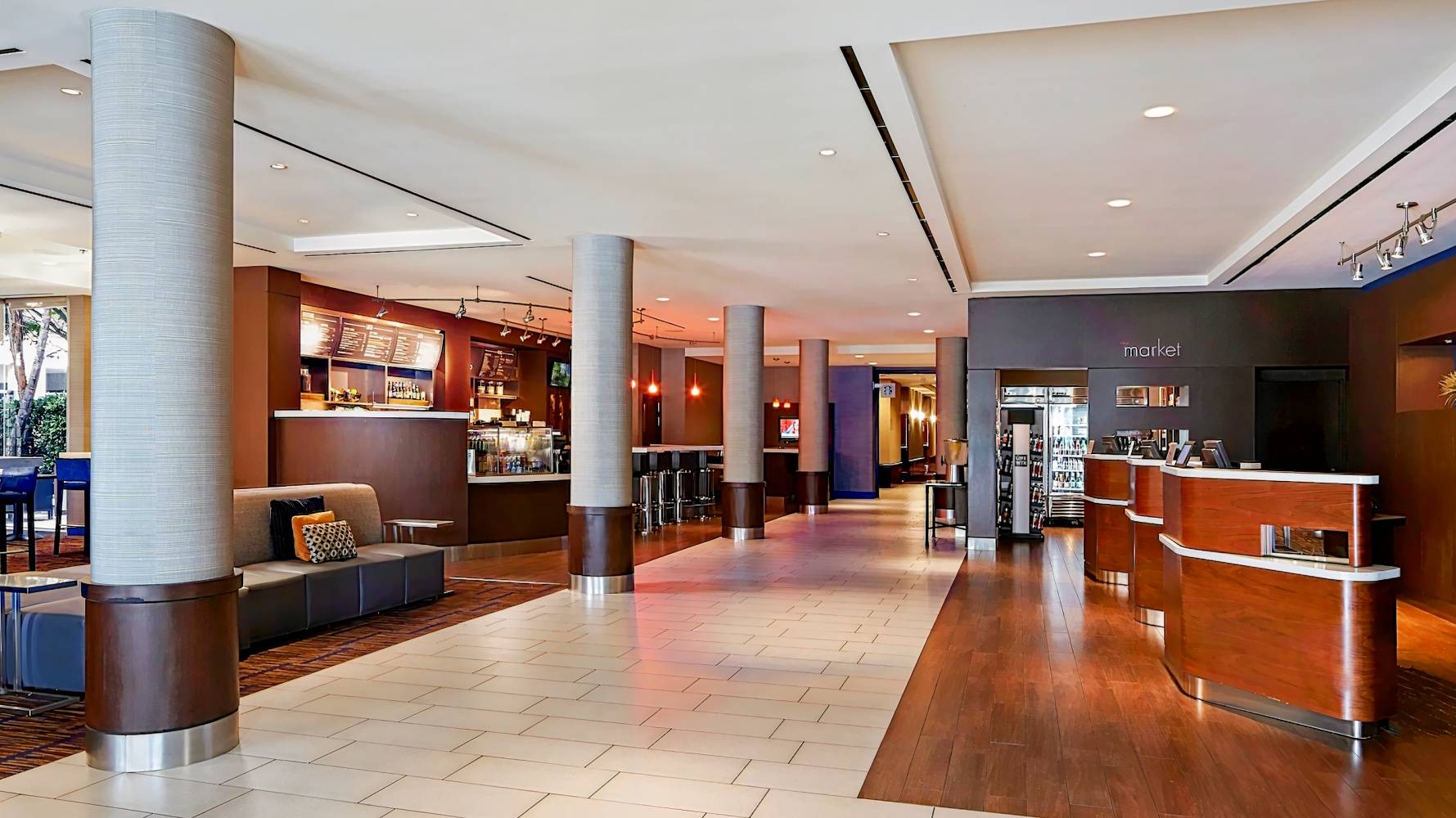 Courtyard by Marriott Los Angeles LAX/Century Boulevard, Los Angeles ...