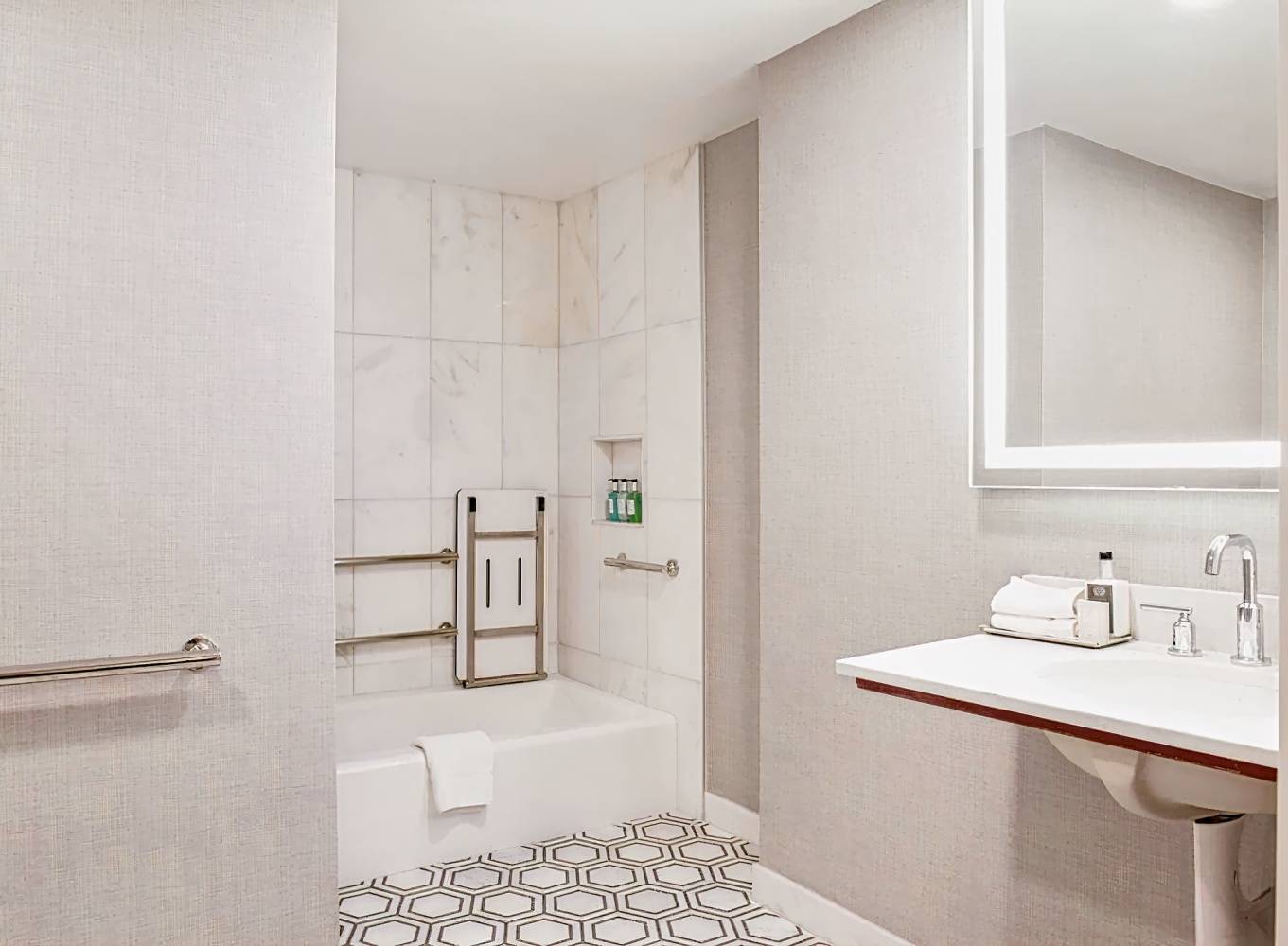 Chamberlain West Hollywood Hotel, Central LA : -28% during the day ...