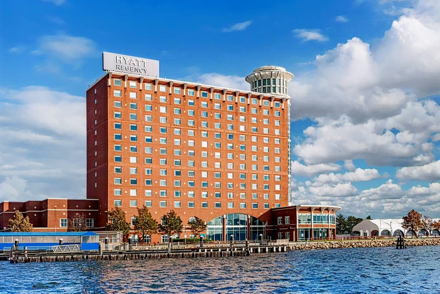 Hyatt Regency Boston Harbor, East Boston : hotel during the day ...