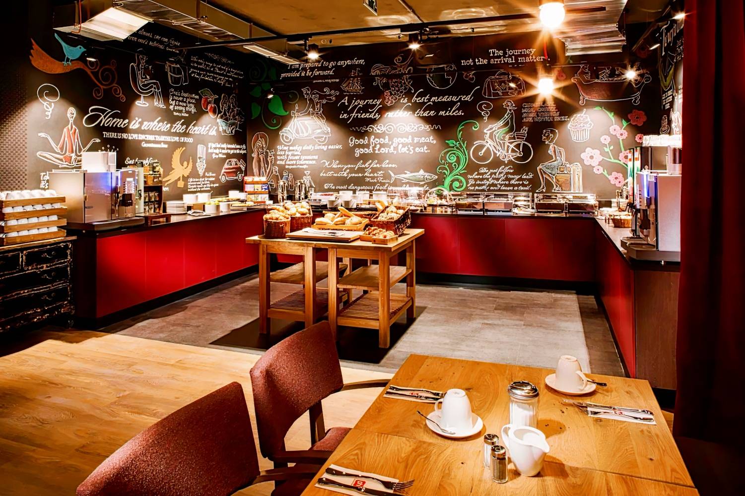 Pentahotel Leuven, Leuven : hotel during the day - Dayuse.com