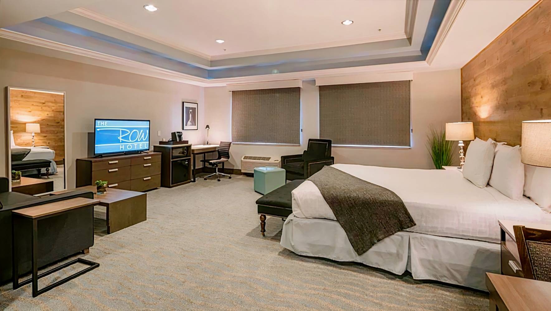 The Row Hotel, Central San Jose : hotel during the day - Dayuse.com