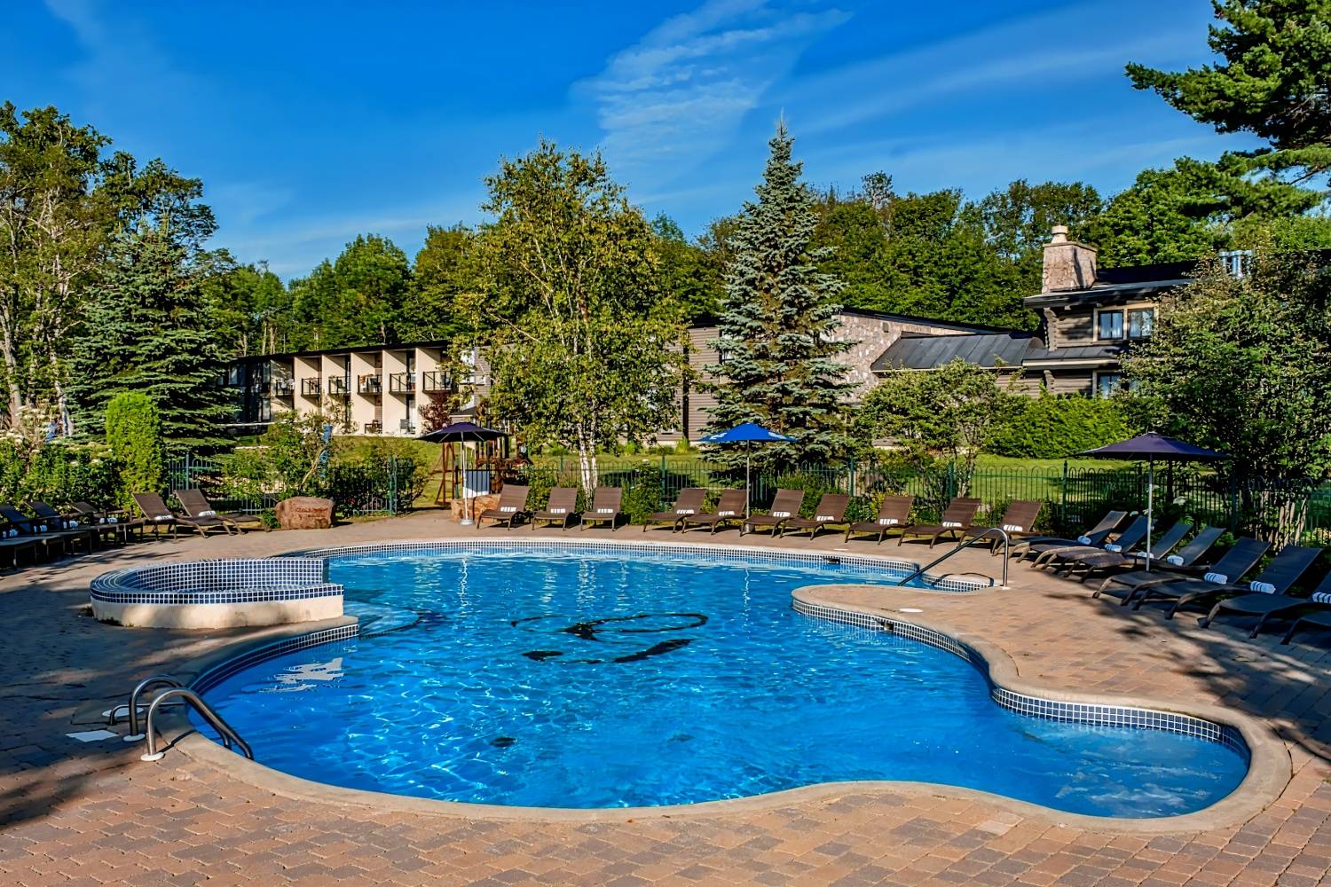 Hotel Mont Gabriel, Sainte-Adèle, QC : -30% during the day - Dayuse.com