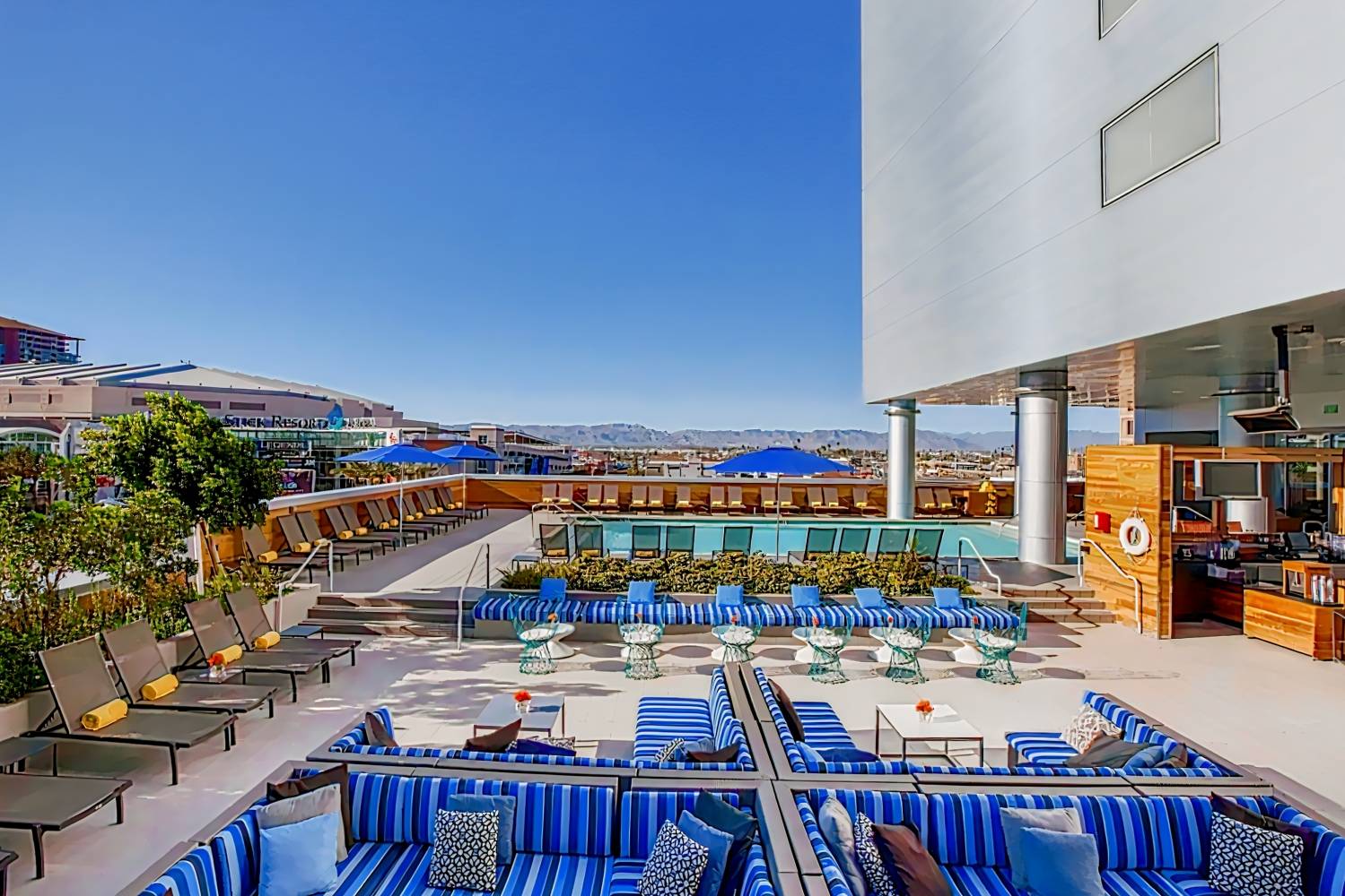 Kimpton Hotel Palomar Phoenix, Central City : -64% during the day ...