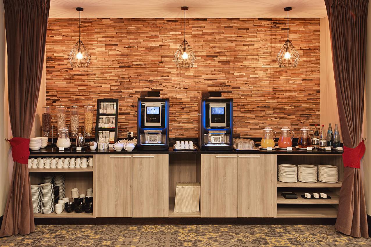 DoubleTree by Hilton Lyon Eurexpo & Spa, Saint-Priest : -21% during the ...