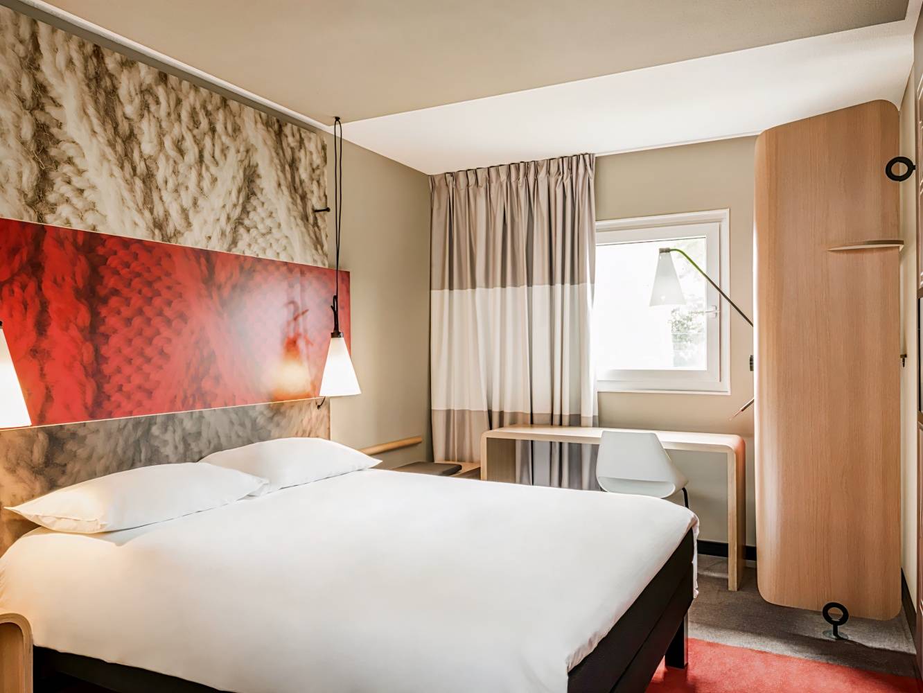 在 - Dayuse.com.hk位於Genève 的 ibis Genève Centre Lac: 享受-24% 日間優惠