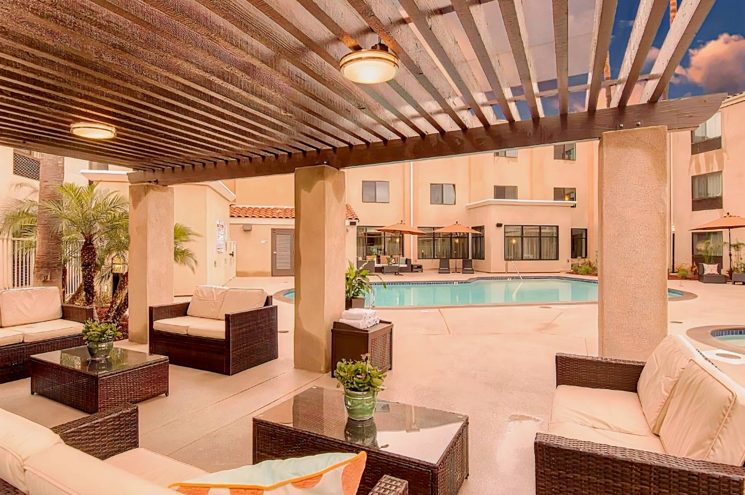 Holiday Inn Express & Suites Carlsbad Beach, Carlsbad : -40% en journée ...