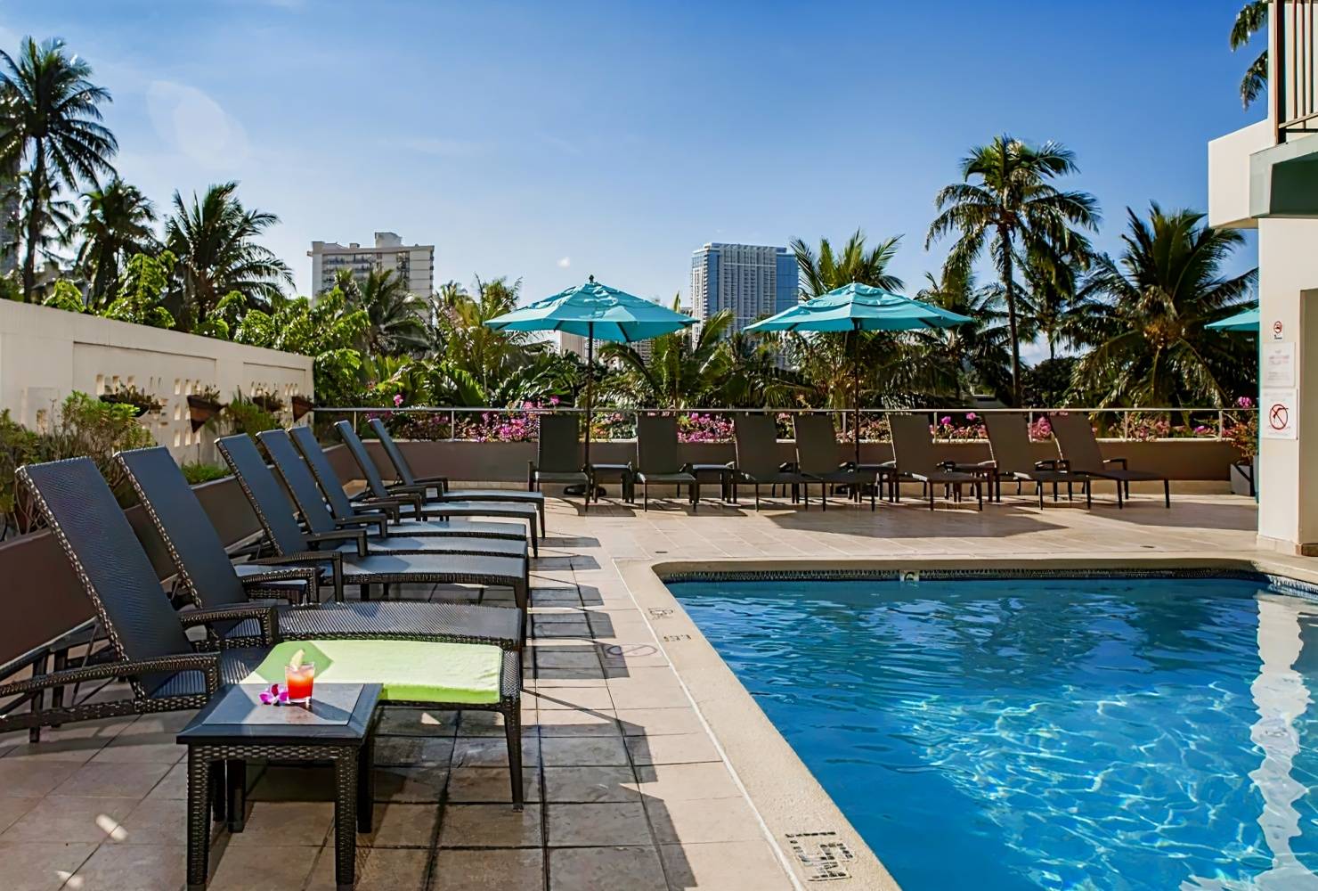DoubleTree by Hilton Alana - Waikiki Beach, Waikiki : -71% during the ...