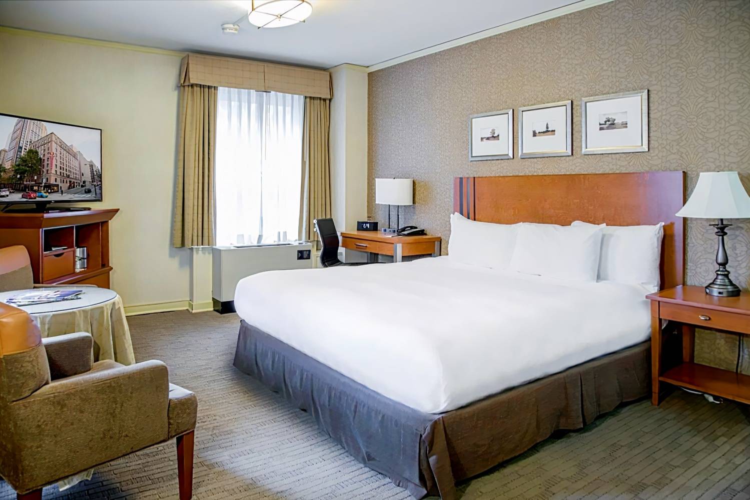 Executive Hotel Pacific, Downtown Seattle : hotel during the day ...