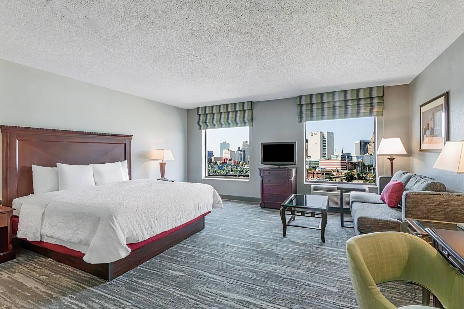 Hampton Inn & Suites Newark-Harrison, Harrison : Ein Tag im Hotel ...