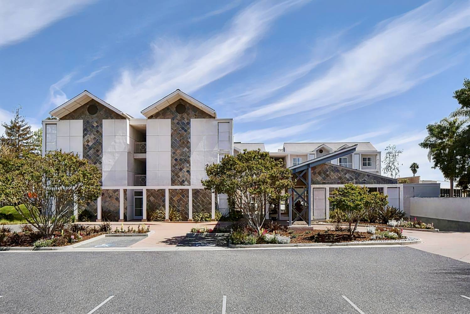 Corporate Inn Sunnyvale, Sunnyvale : hotel during the day - Dayuse.sg