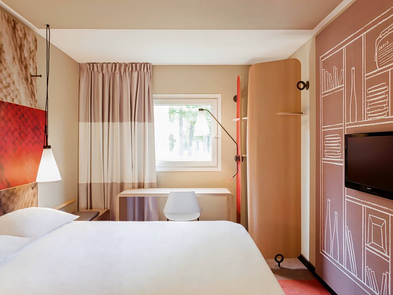 ibis Northampton Centre, Northamptonshire : -24% during the day ...