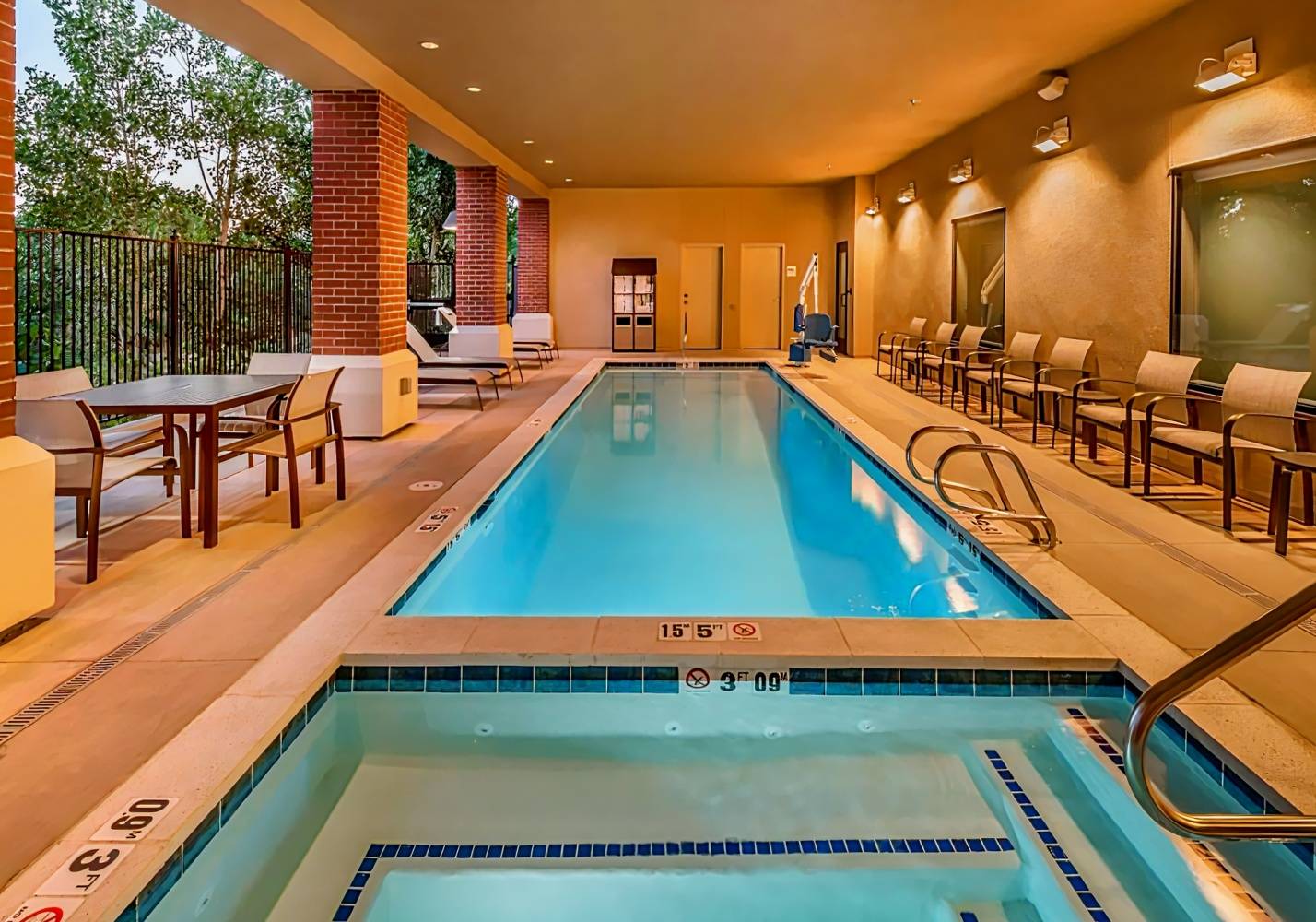 Courtyard by Marriott Reno Downtown/Riverfront, Northeast Reno : -27% ...