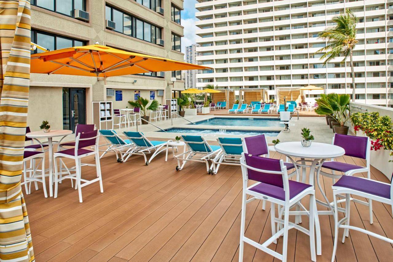 Holiday Inn Express Waikiki, an IHG Hotel, Waikiki : -50% during the ...