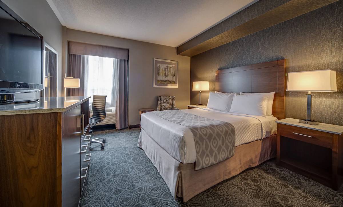 Monte Carlo Inns Toronto Markham, Markham : -24% during the day ...