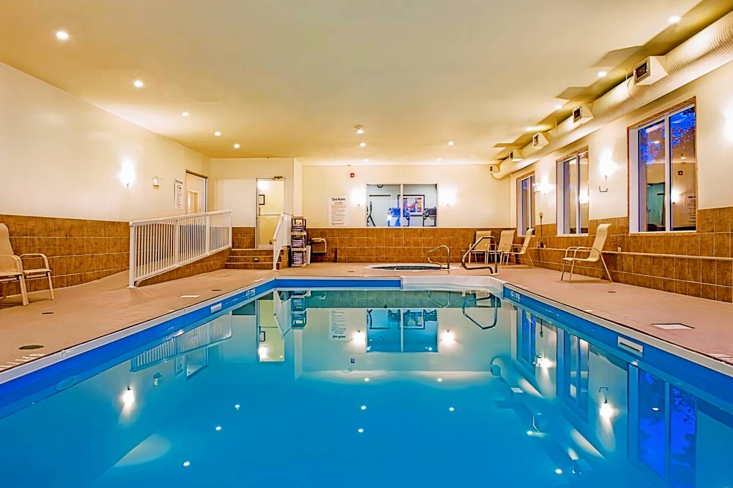 Holiday Inn Express & Suites Regina South, an IHG Hotel, Whitmore Park ...