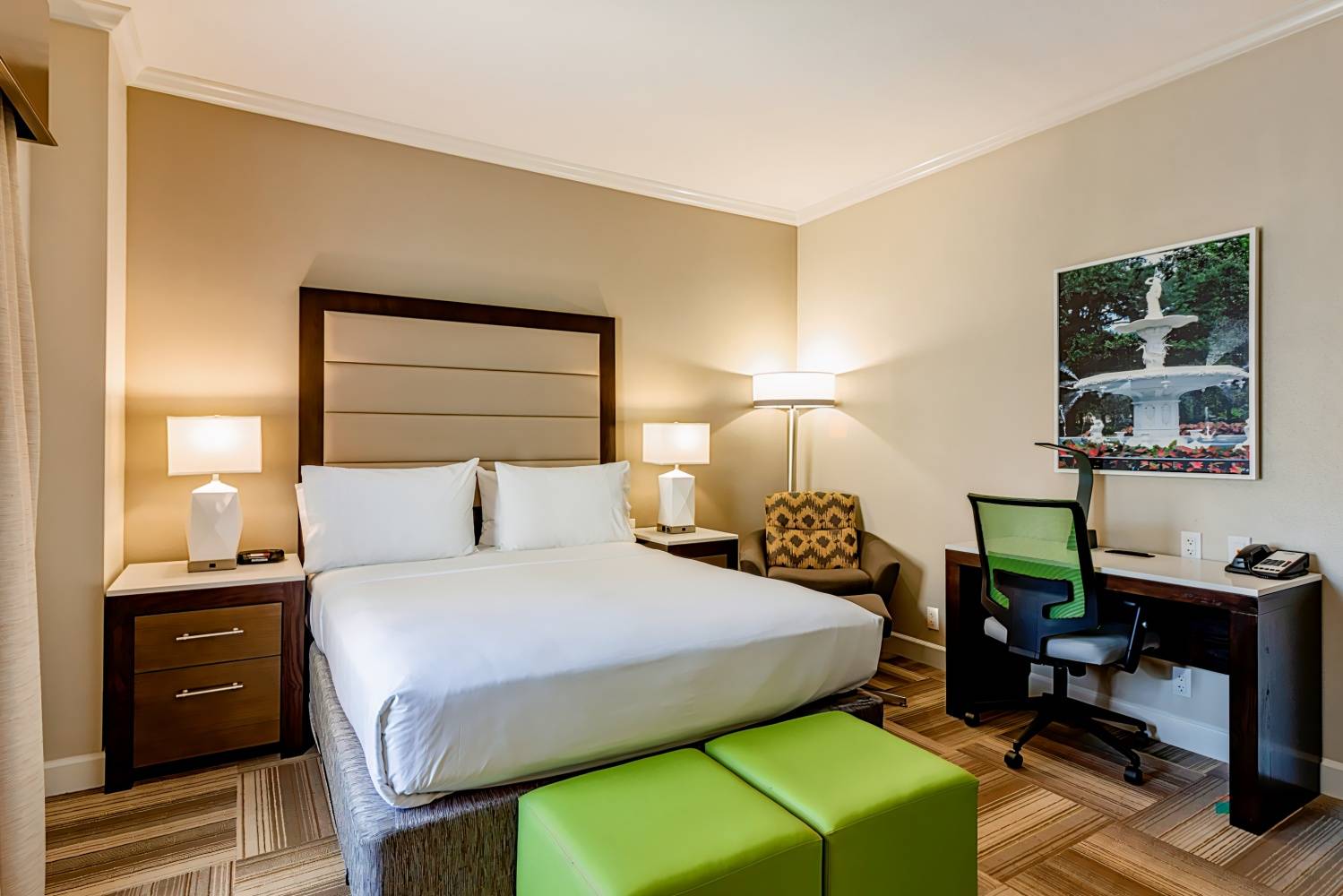 Holiday Inn Express Savannah Historic District, Historic District ...