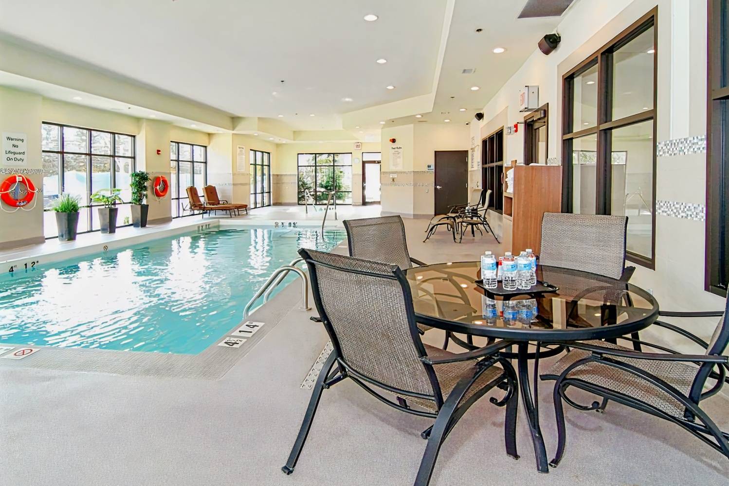 Holiday Inn Express & Suites Calgary University, Banff Trail : -13% en ...