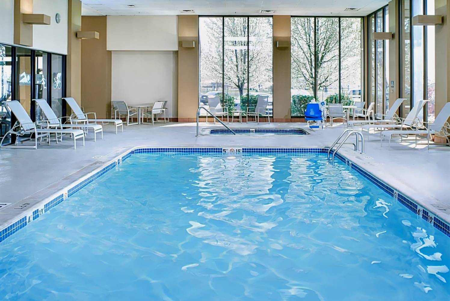 DoubleTree by Hilton Dearborn, Detroit, MI : -53% during the day ...