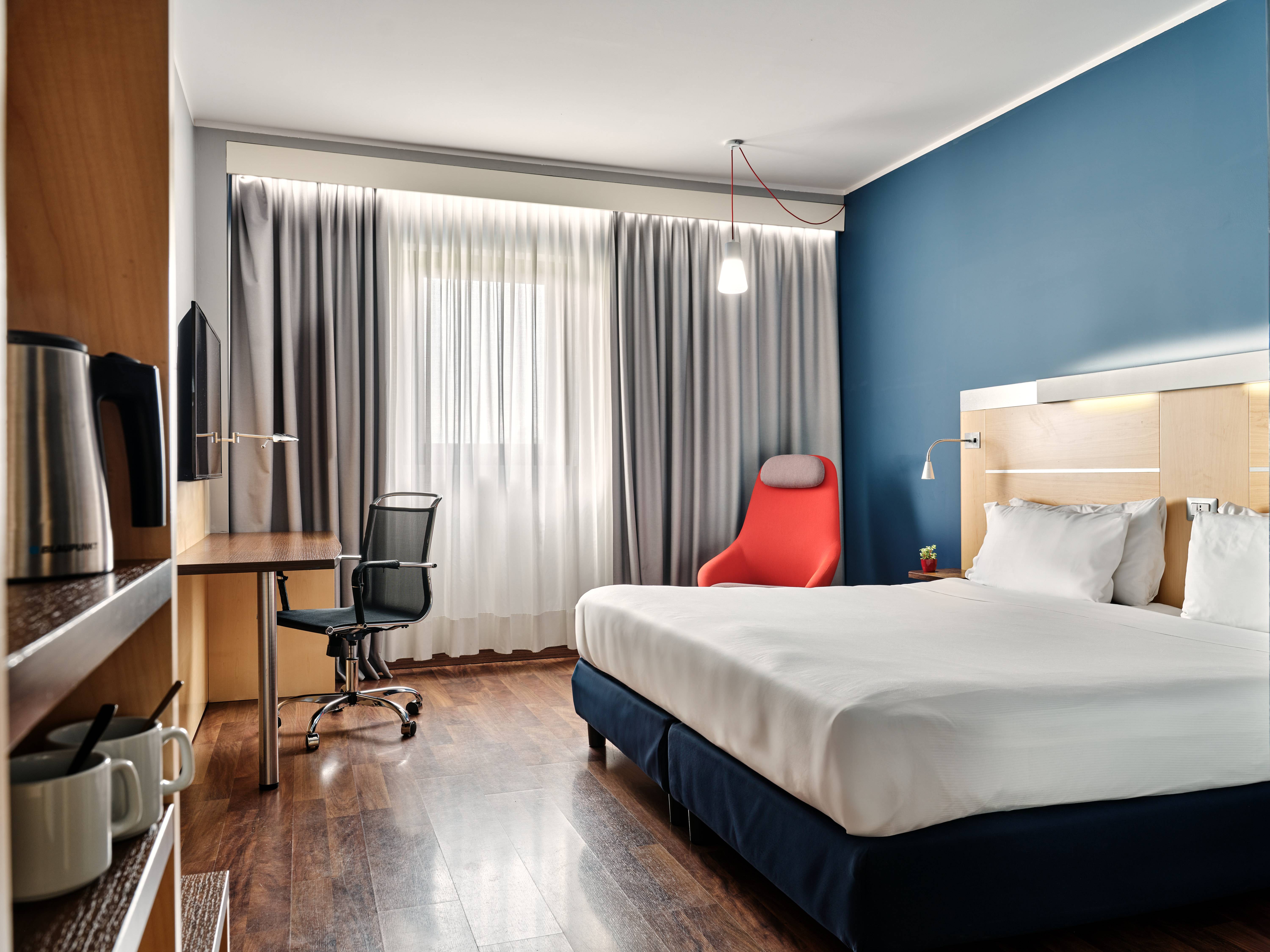 Holiday Inn Express Milan - Malpensa Airport, Case Nuove : -45% during ...