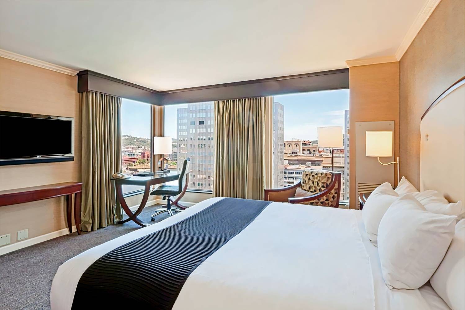 Book the Best Daycation Hotels Near You