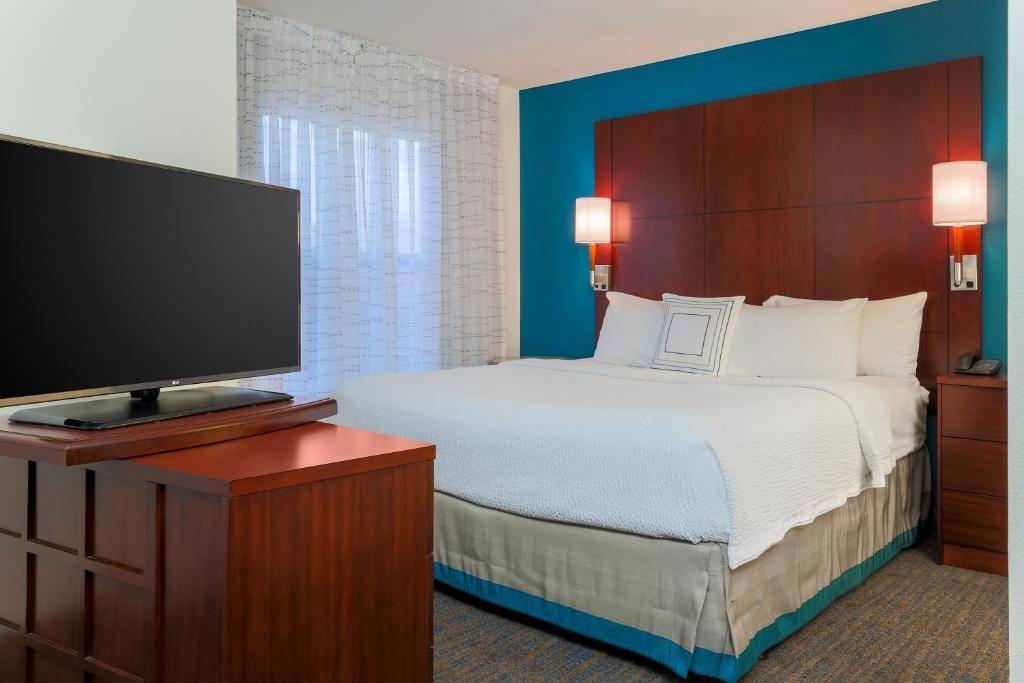 Residence Inn Dallas Arlington South, Arlington, TX : hotel during the ...