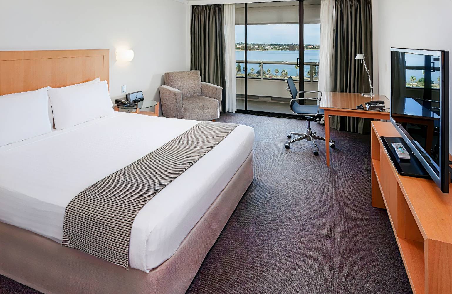 Crowne Plaza Perth, Perth : -37% during the day - Dayuse.com
