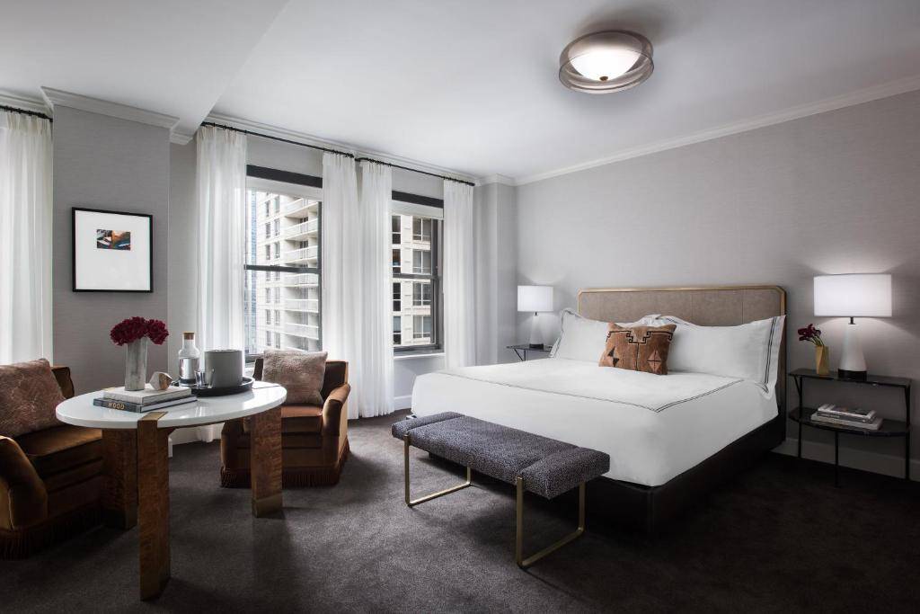 Book a Day Pass for a Hotel or Resort in Chicago | Pool & Spa Access