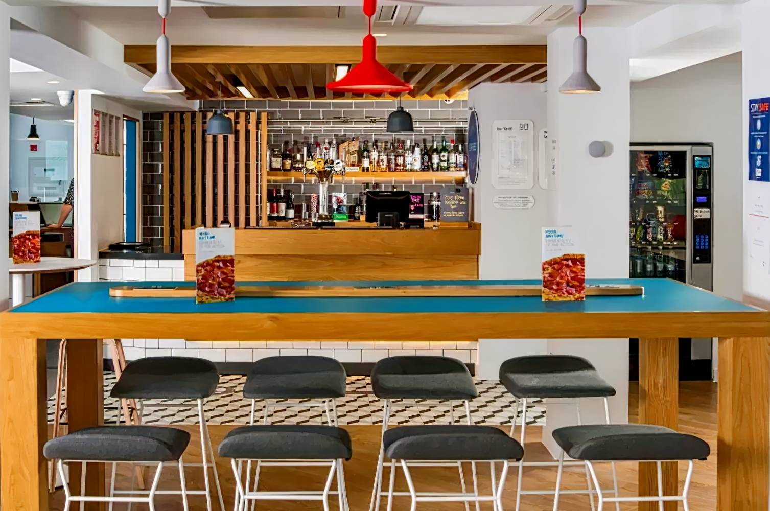 Holiday Inn Express Cardiff Bay, Cardiff : Eén dag in het hotel - Dayuse.nl