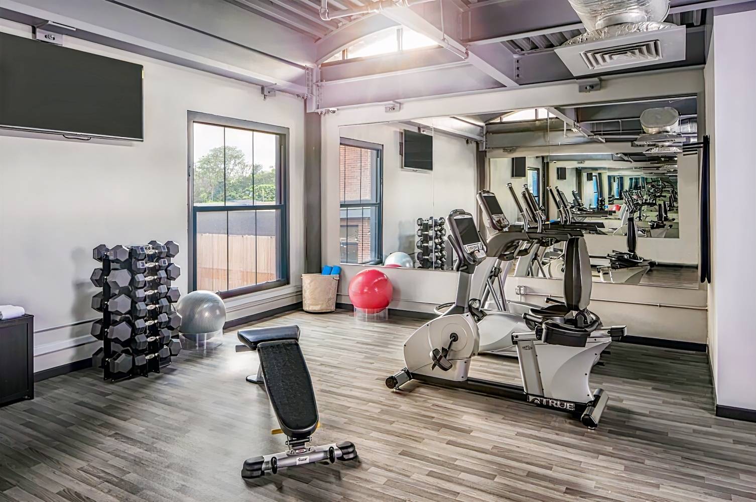 Hourly Hotels : Hotel rooms for a few hours - Dayuse.com