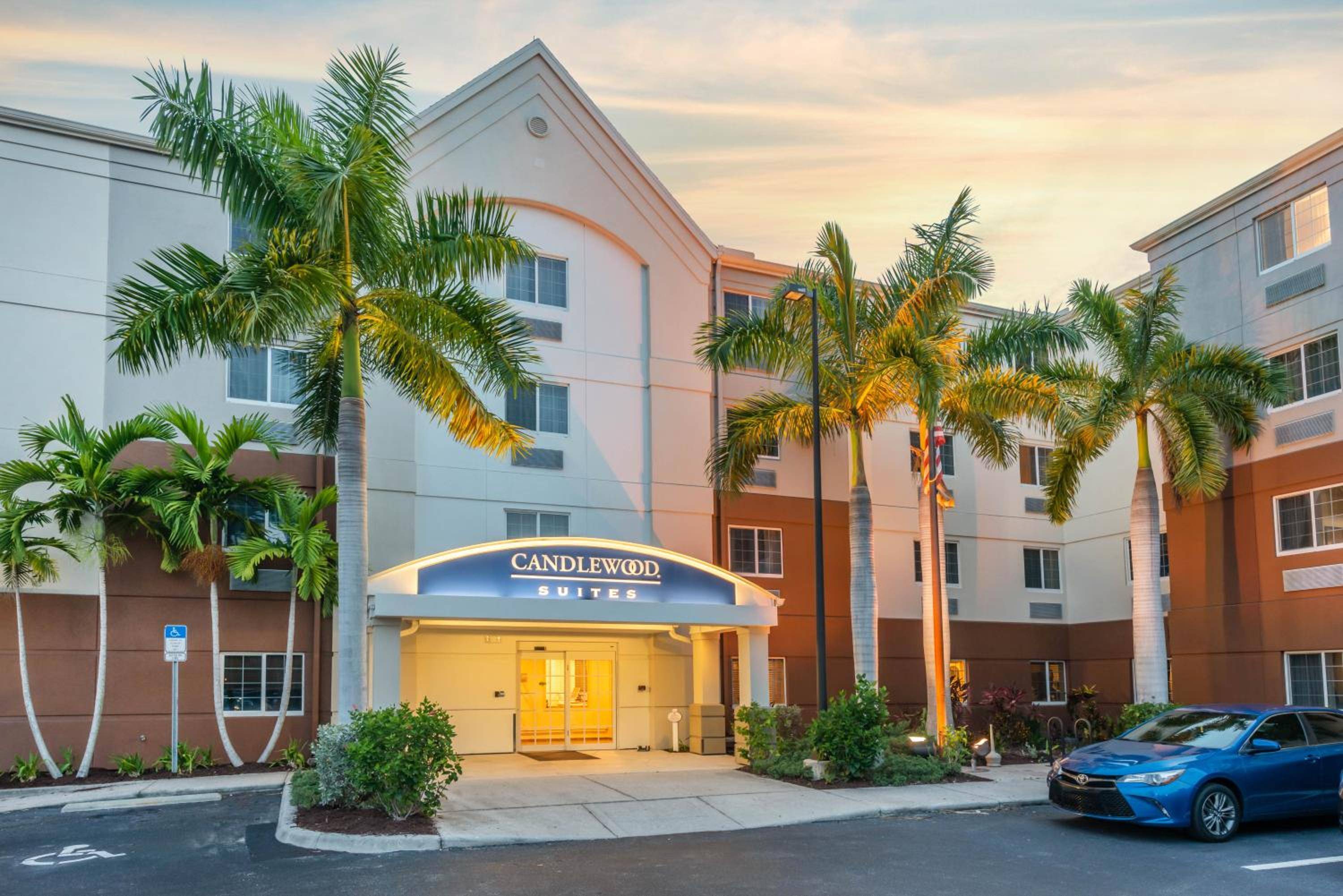 Candlewood Suites Fort Myers-Sanibel Gateway, Fort Myers : -54% during ...