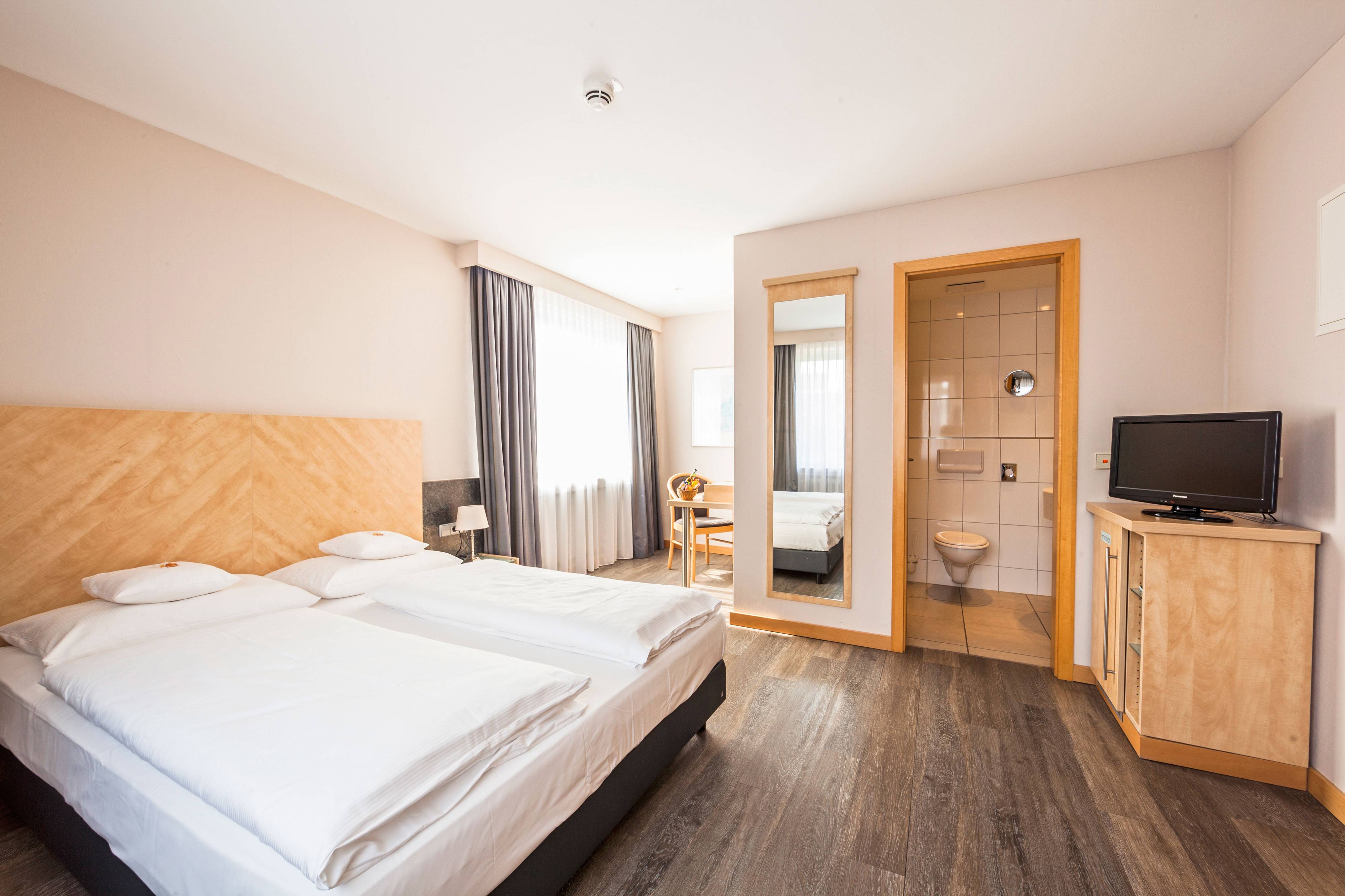 Essential by Dorint Art Cologne, Mülheim : hotel during the day ...