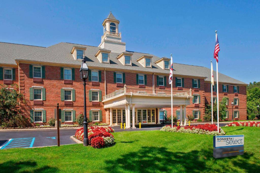 Sonesta Select Tinton Falls Eatontown, Tinton Falls : -36% during the ...