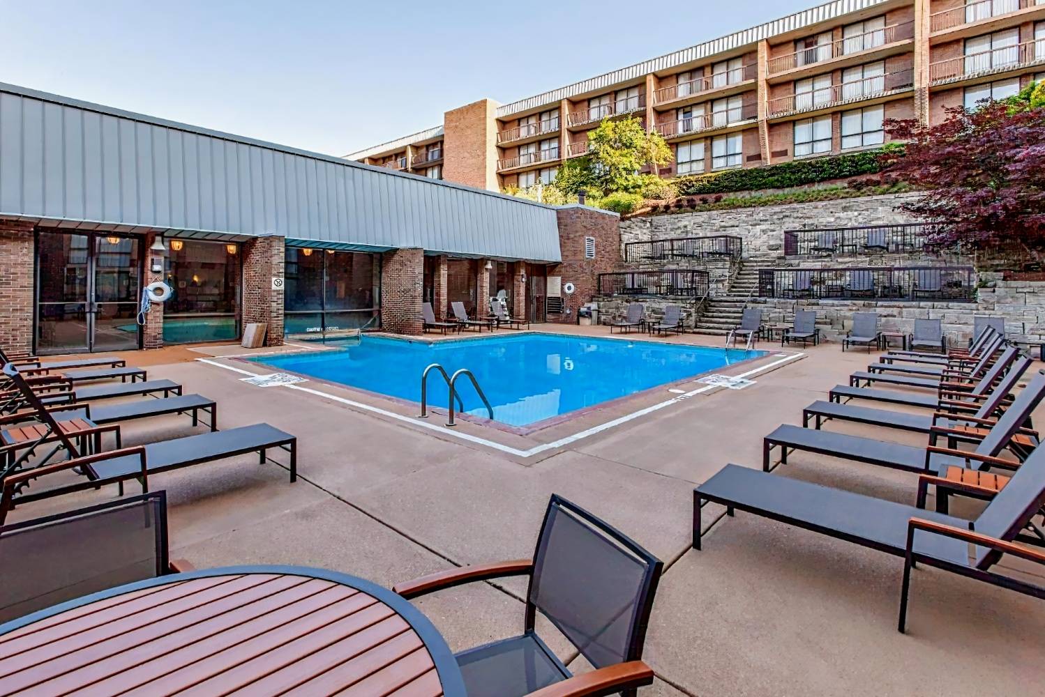 DoubleTree by Hilton Pittsburgh-Green Tree, Pittsburgh, PA : -30% ...