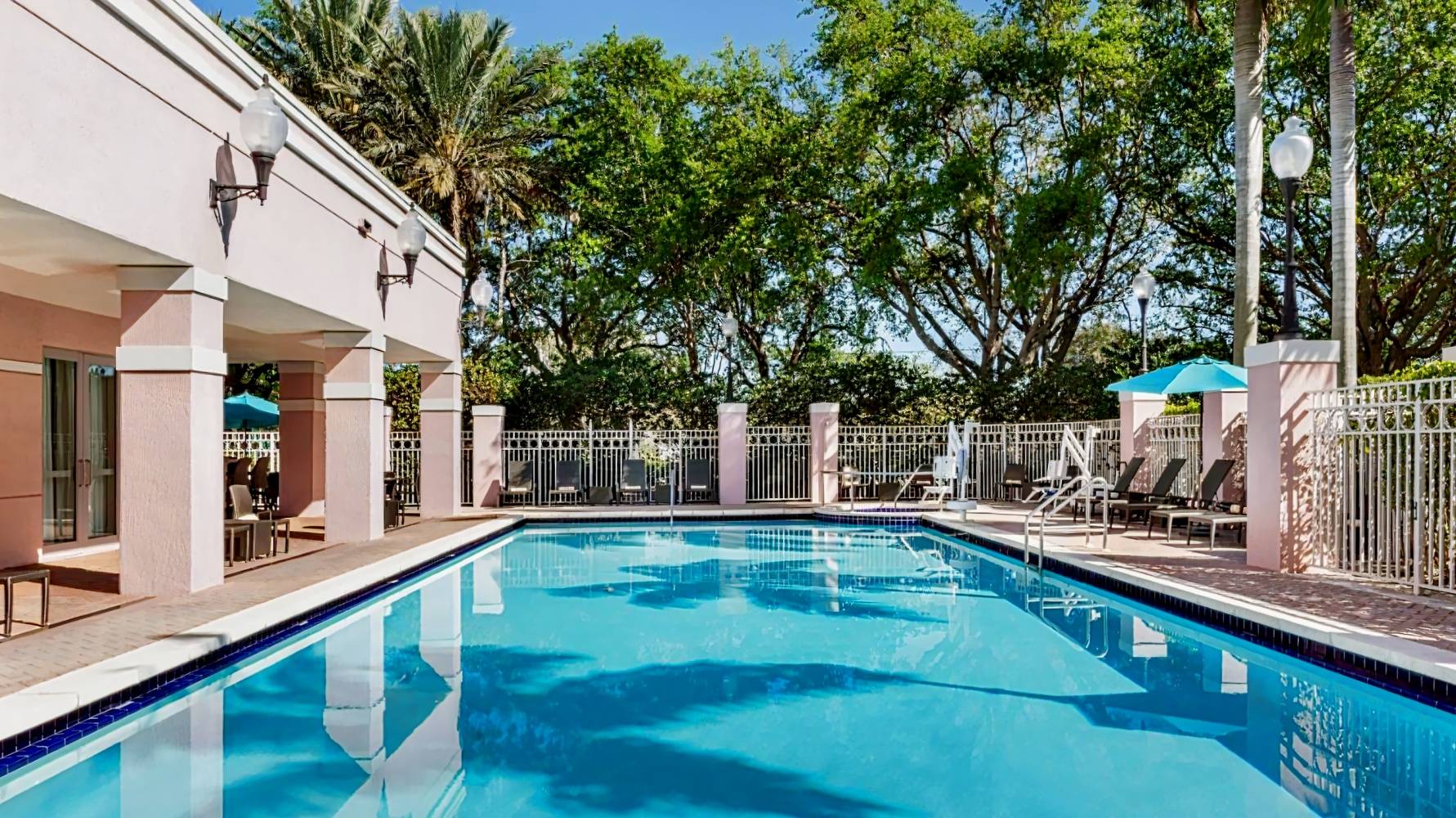 DoubleTree by Hilton Hotel Sunrise - Sawgrass Mills, Sunrise : -29% ...