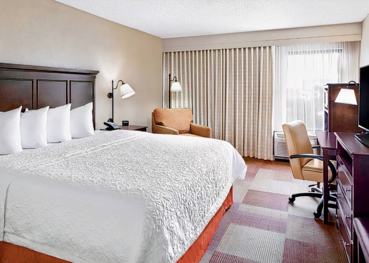 Hampton Inn Dallas-Irving-Las Colinas, Irving, TX : -27% during the day ...