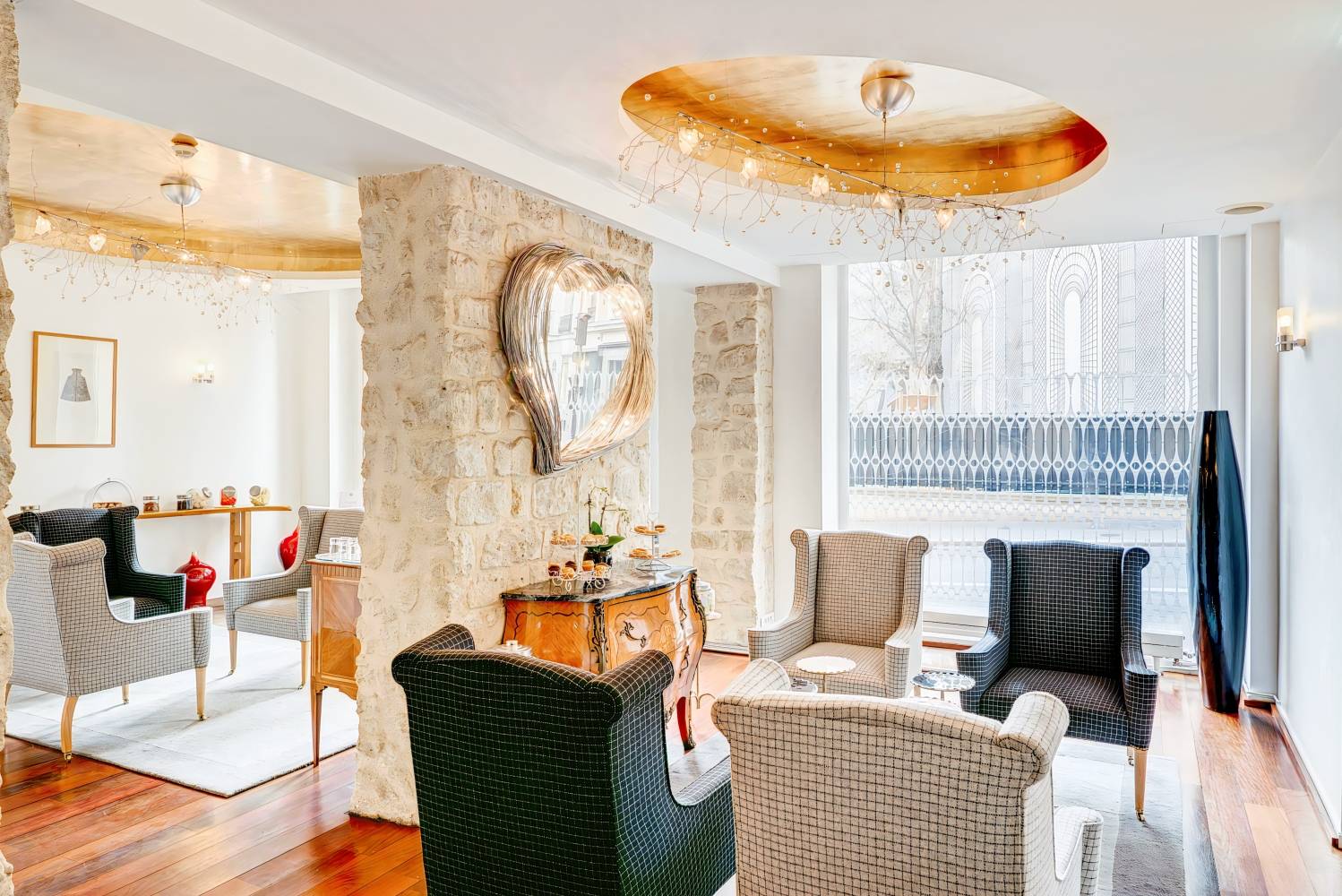 Hôtel Lorette - Astotel, Paris 9ème : hotel during the day - Dayuse.com