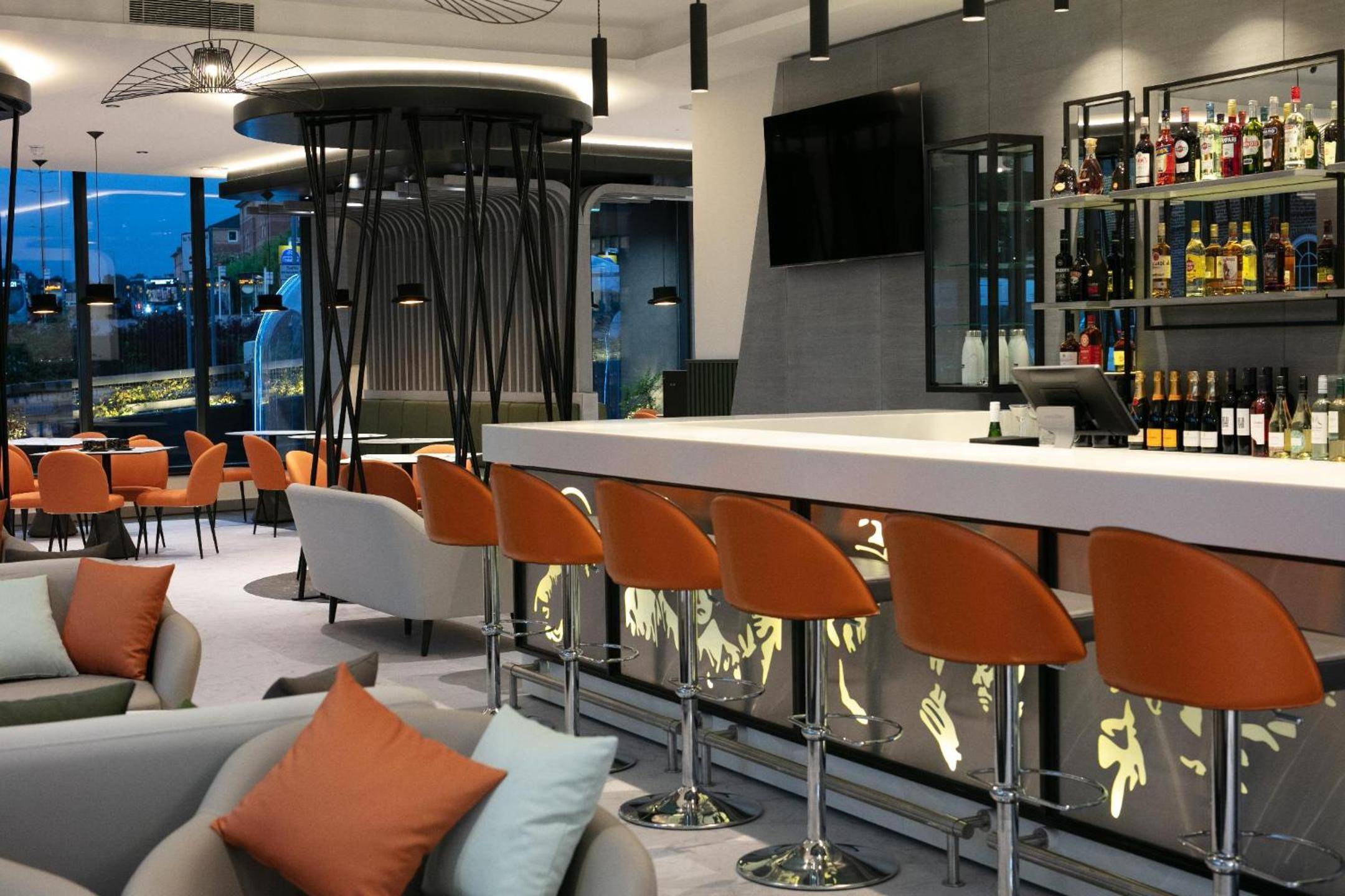 Spark by Hilton Luton, Luton : -19% during the day - Dayuse.com