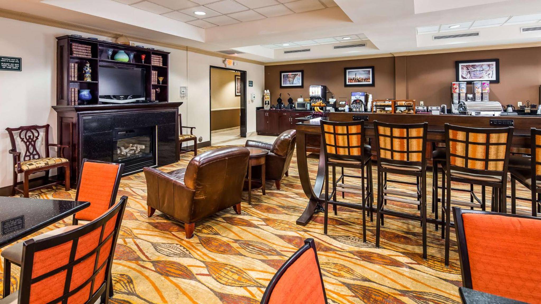 Riverview Inn and Suites Rahway, Rahway : hotel during the day - Dayuse ...