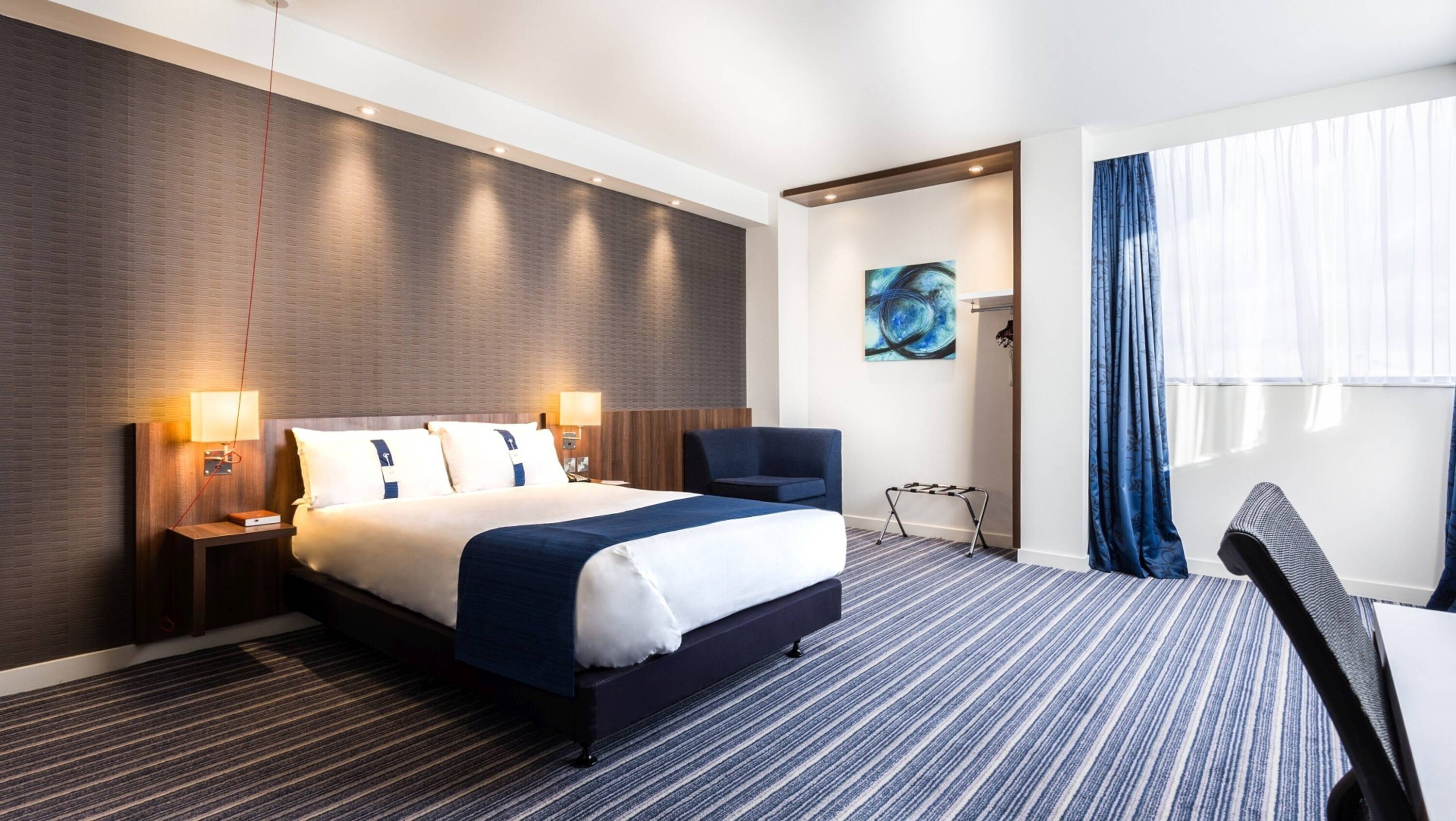 Holiday Inn Express Wakefield, an IHG Hotel, West Yorkshire : -24% ...