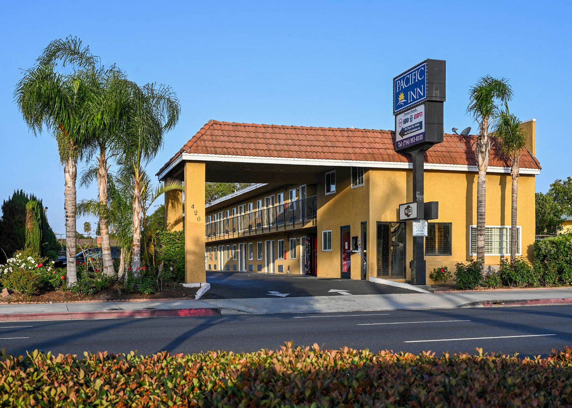 Pacific Inn Anaheim, 426 South Beach Boulevard, Anaheim, CA 92804, USA ...